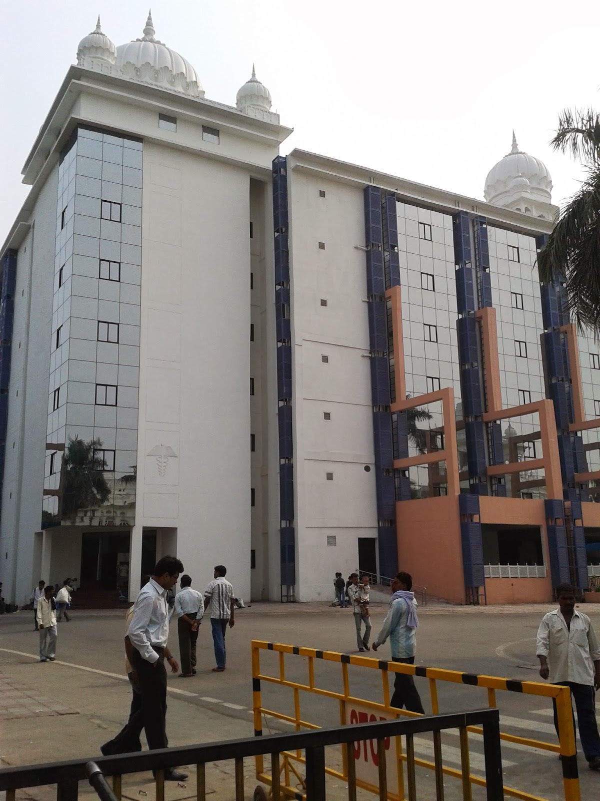 KGMU New Trauma Center near King George's Medical University ,Uttar Pradesh